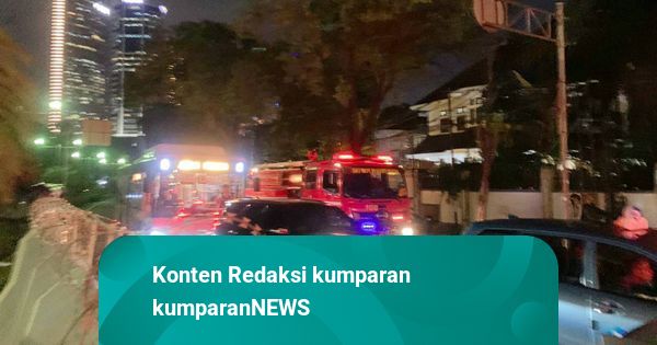 Massa Demo Tolak Pemilu Curang di KPU Bubar: Jalan Kembali Dibuka, Lalin Lancar | kumparan.com